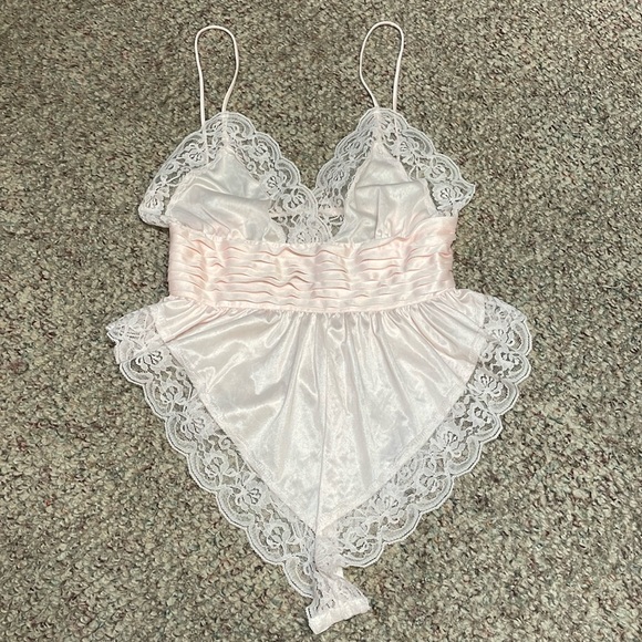 Vintage | Intimates & Sleepwear | Vintage 8s Lace Trimmed Snap Crotch ...